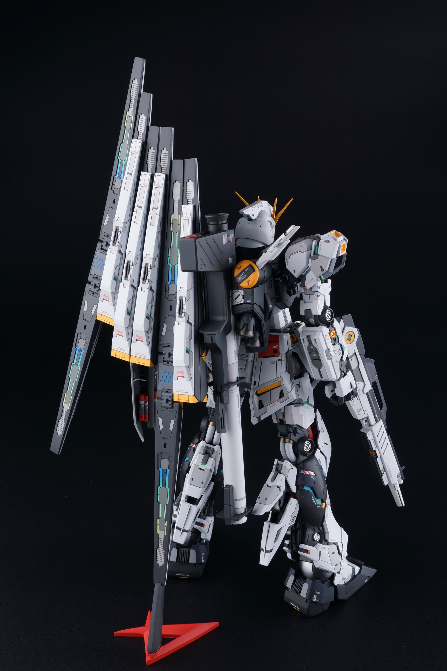 代購代標第一品牌－樂淘letao－MG 1/100 νガンダム "Ver.Ka" 徹底改修 塗装済み完成品 RX-93 νGUNDAM